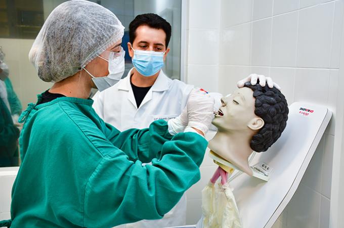 Enfermagem orienta alunos que atuarão no Centro de Triagem - Unoeste